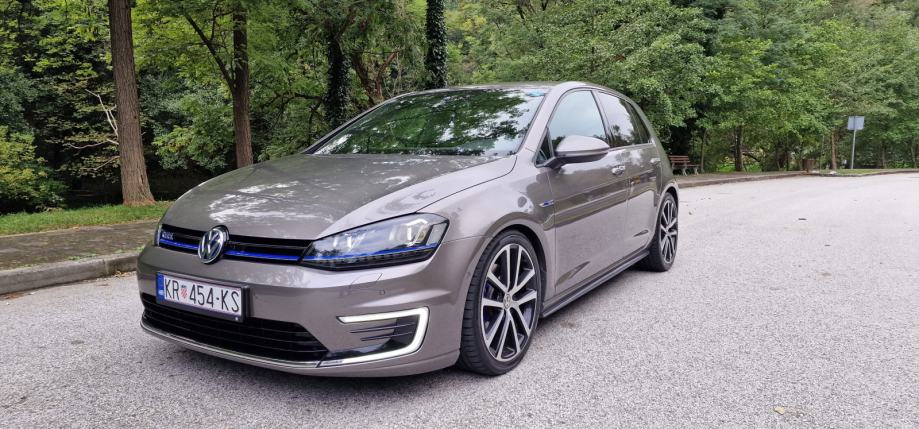 VW Golf 7 GTE, 2015 god.