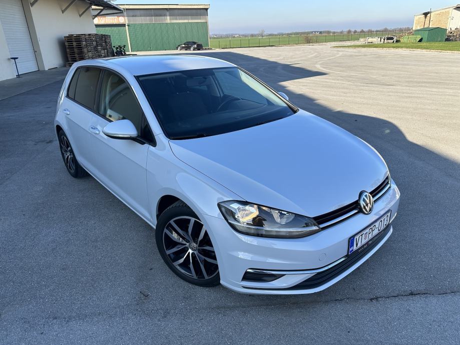 VW Golf 7 plus 1,6TDI,comfortline,kamera,radari,navigacija,reg1g,pdv ...