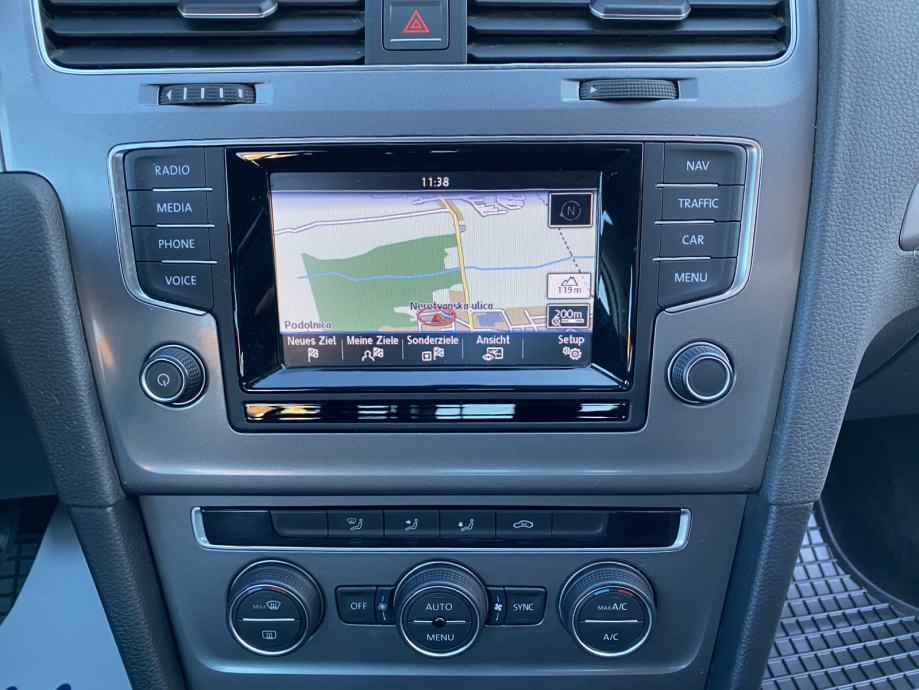 VW Golf 7 Variant 1,6 TDI NAVI,PARK PILOT,ALU 16,NEMA PROJENOSA ...