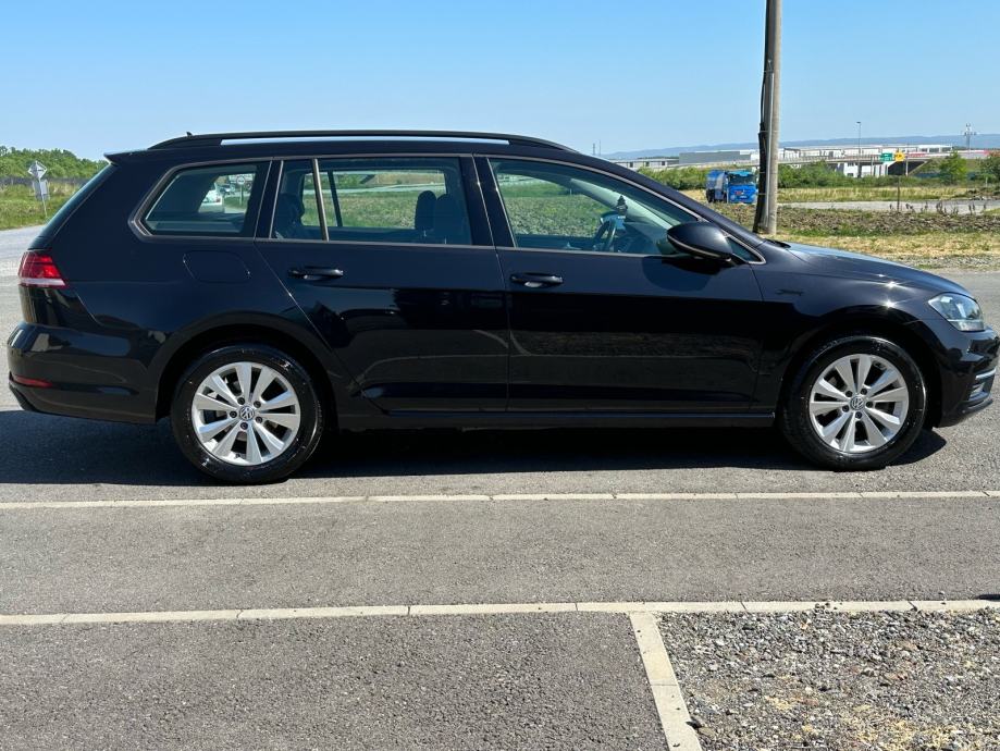 VW Golf 7.5 Variant 1,6 TDI BMT virtual cocpit,kamera,navi,registriran ...