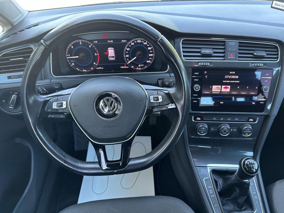 VW Golf 7.5 Variant 1,6 TDI BMT virtual cocpit,kamera,navi,registriran ...
