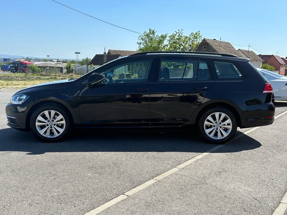 VW Golf 7.5 Variant 1,6 TDI BMT virtual cocpit,kamera,navi,registriran ...