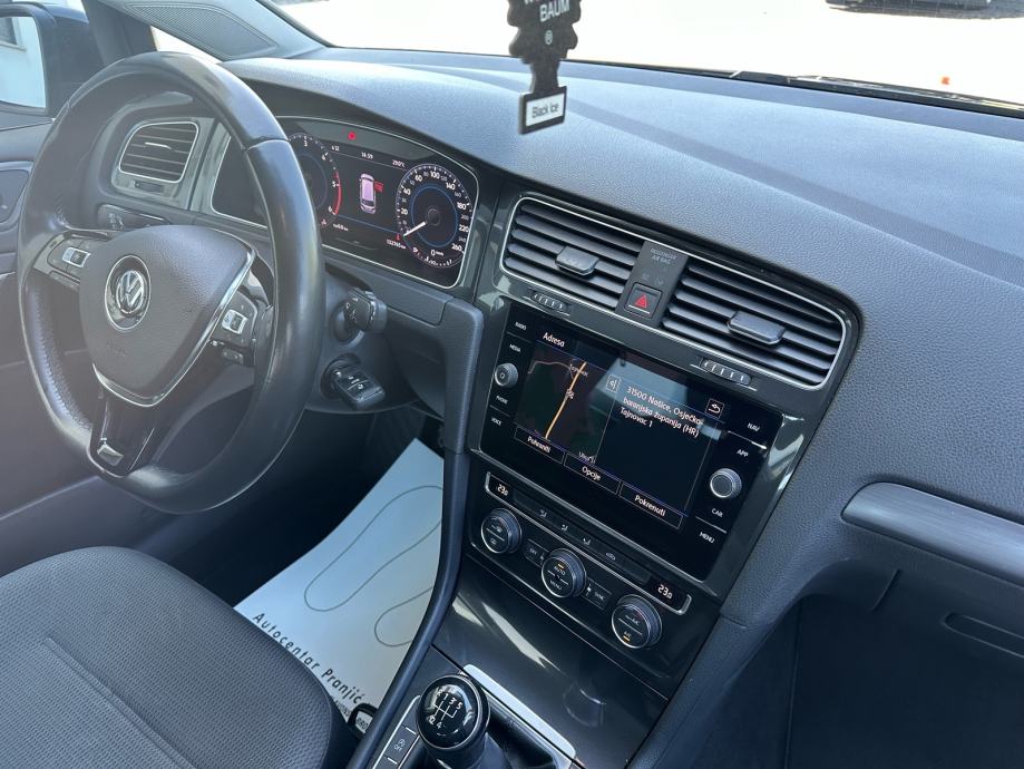 VW Golf 7.5 Variant 1,6 TDI BMT virtual cocpit,kamera,navi,registriran ...