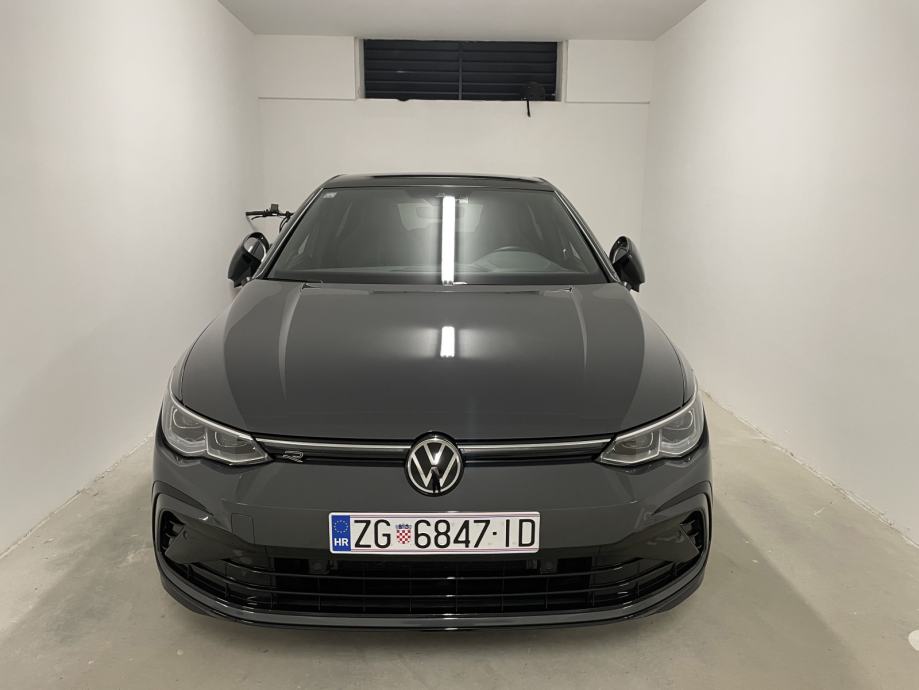 VW Golf 8 1,5 eTSI R-Line, DSG, IQLight-LED Matrix, 2021 god.