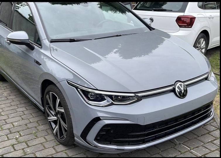 VW GOLF 8 2,0 TDI DSG R-LINE•IQ LIGHT•VIRTUAL•NAVI•ALU 18” • 6000KM ...