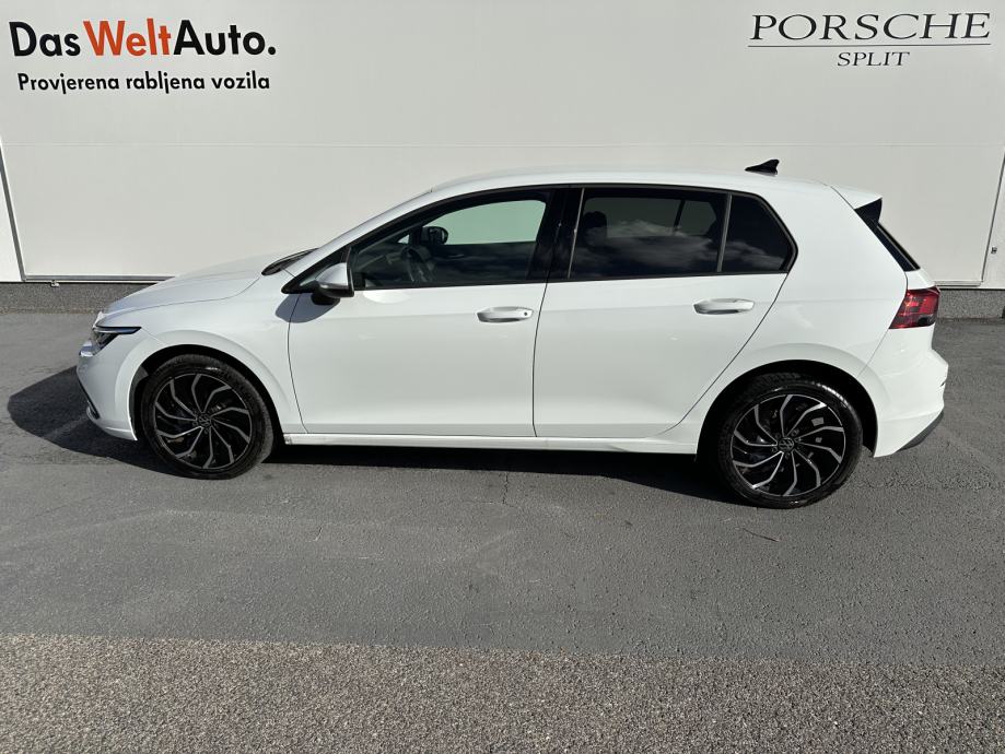 VW Golf 8 2,0 TDI Life, 2023 god.