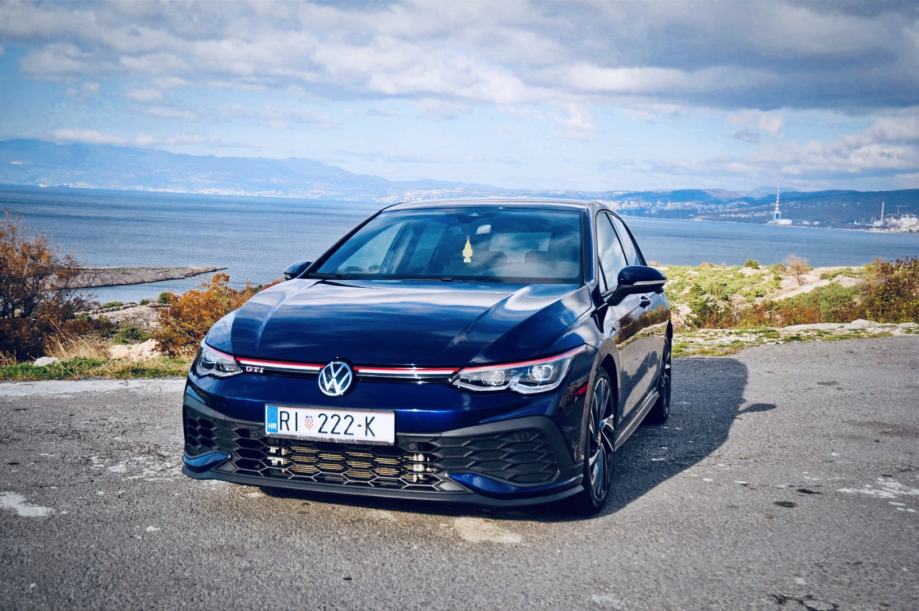 VW Golf 8 2,0 TSI automatik, 2023 god.