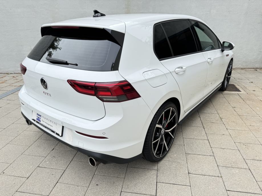 VW Golf 8 GTI DSG ***GRIJANJE VOLANA, ESTORIL 19, NAVI***, 2021 god.