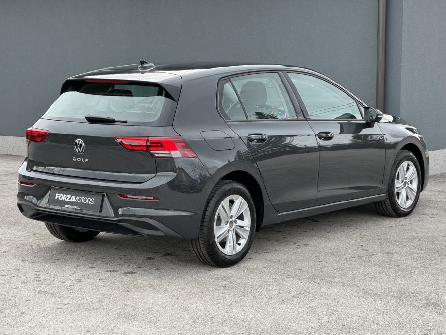 VW GOLF 8 LIFE 2,0 TDI, DSG, NOVO VOZILO, 2023 god.