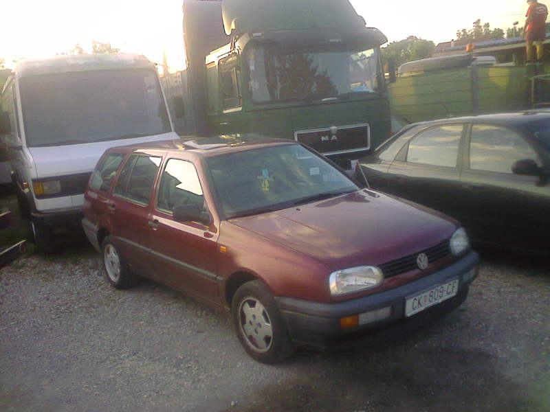 VW Golf III Variant 1.8 CL,5 VRATA KARAVAN, 1994 god.