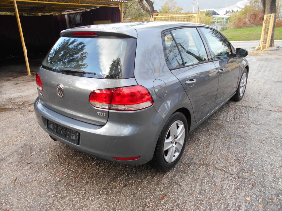 VW Golf VI 2,0 TDI,BLUEMOTION-CONFORTLINE,LED,2XPDC,ALU 16,81KW,SERVIS ...