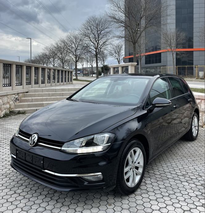 VW GOLF VII - FACELIFT __ LED , NAVI , ACC , ALU — 72TKM —, 2017 god.