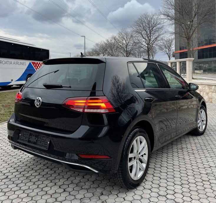 VW GOLF VII - FACELIFT __ LED , NAVI , ACC , ALU — 72TKM —, 2017 god.