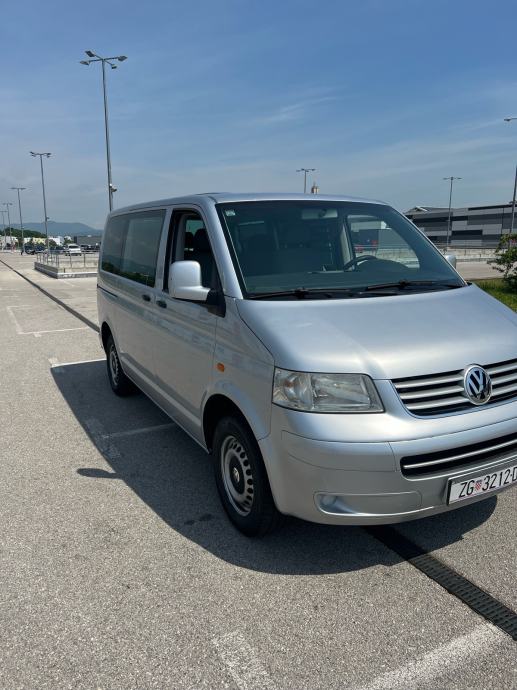VW Multivan 2,5 TDI DSG Kupljen novi u HR, 2005 god.