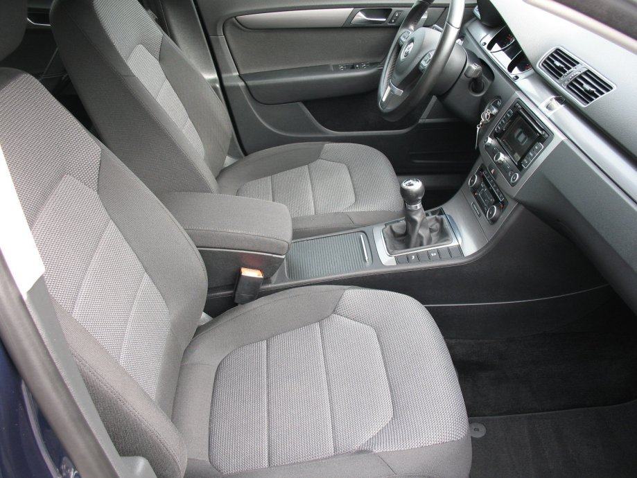 VW Passat 2.0 TDI Comfortline ALU NAVI MMI 2xPDC GARANCIJA 1 GOD., 2011 ...