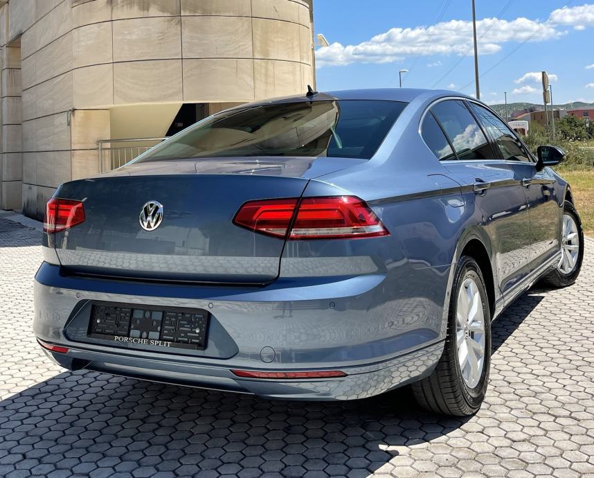 VW PASSAT 2.0 TDI_DSG - HIGHLINE_ R Line - MATRIX LIGHT, ACC , KEYLESS ...