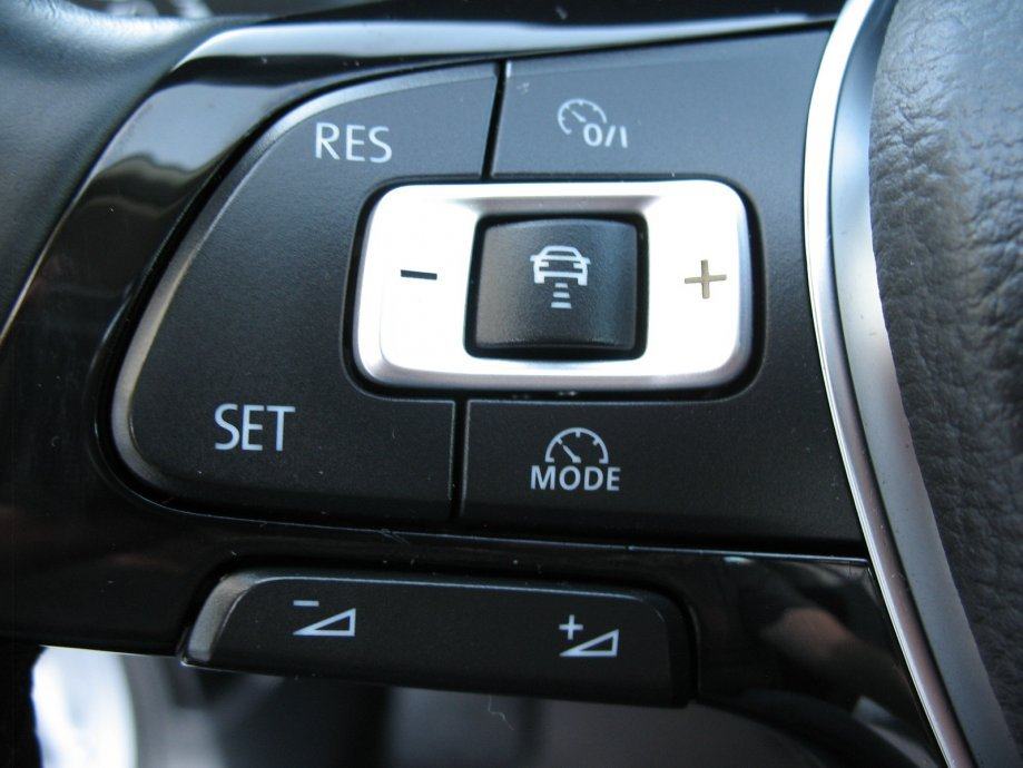 VW Passat SW 1.6TDI ALU NAVI 2xPDC Tempomat BT R-cam 2015. *JAMSTVO ...