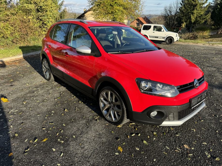 VW Polo CROSS (POVIŠENI-SUV),1.4 TDI,90 KS,TOP OPREMA I STANJE, 2015 god.