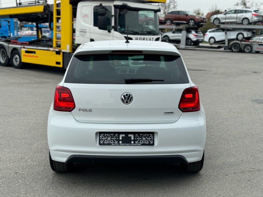VW Polo ** R-Line ** 2015.; Xenon+LED; Aut. klima; Alu; 1. vl ...