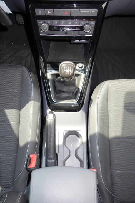 VW T-Cross 1,0 TSI *1st Edition *Navi*LED*Blind Spot *Digital Cockpit ...