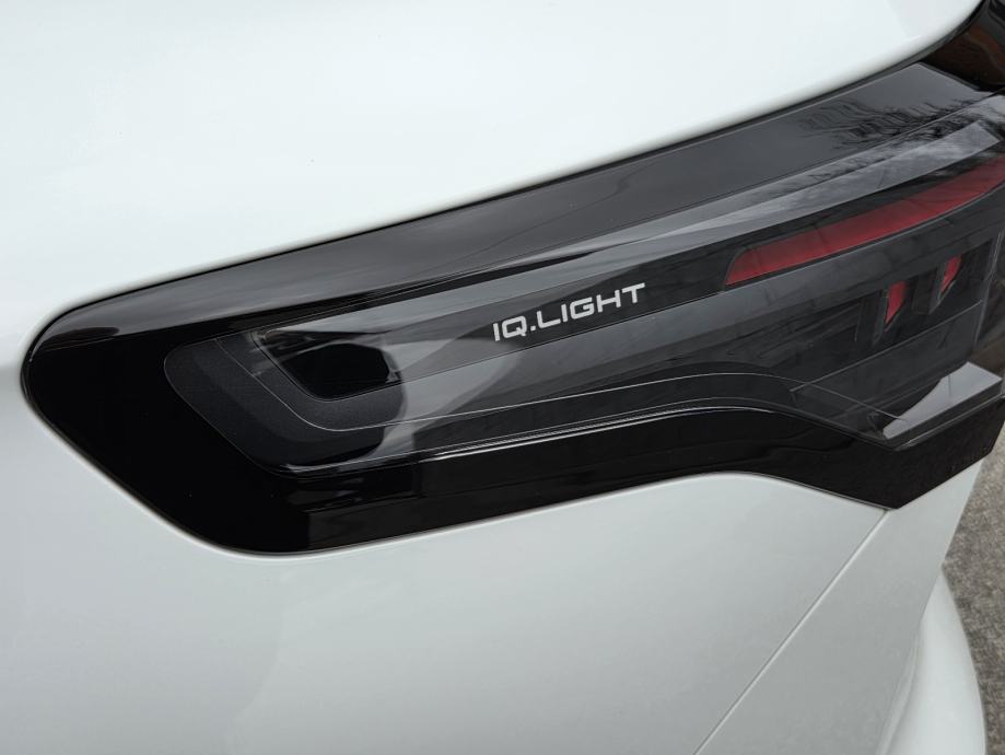 VW Tiguan 2,0TDI DSG R-LINE 4JOY --2025.g.--20.700km--NOVO--, 2025 god.