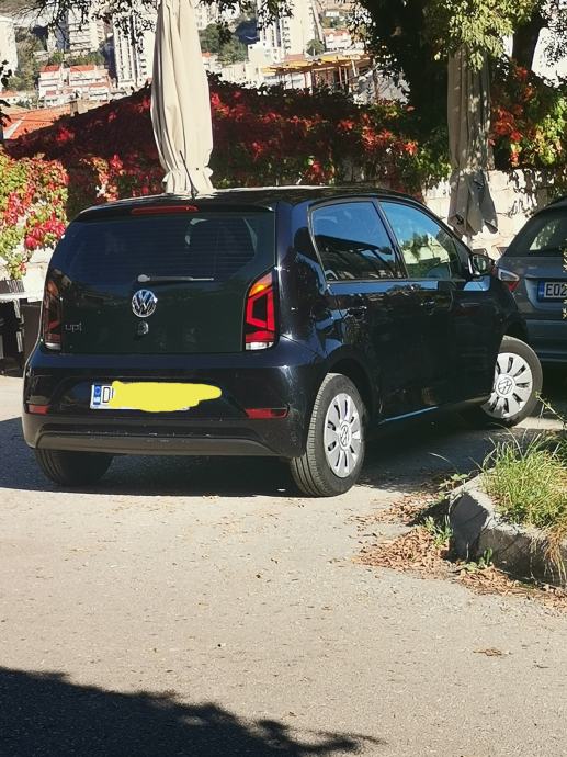 VW Up! 1,0 up! 55 kwh. 5 vrata Navigacija. Met crni., 2016 god.