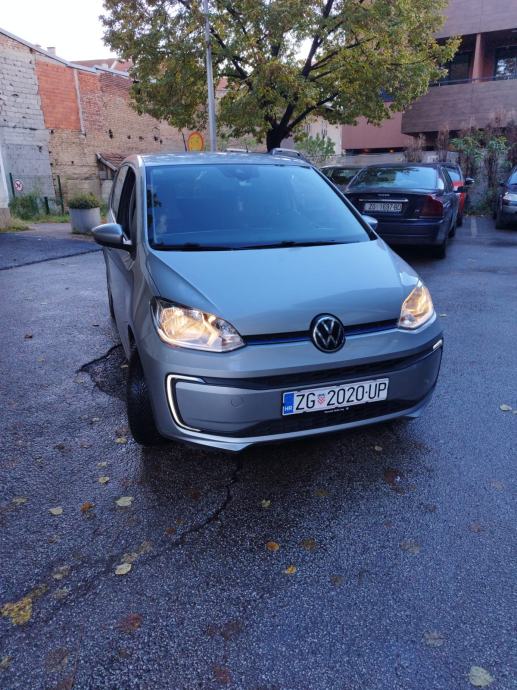 VW Up! 36,8kWh domet 250km automatik, 2020 god.