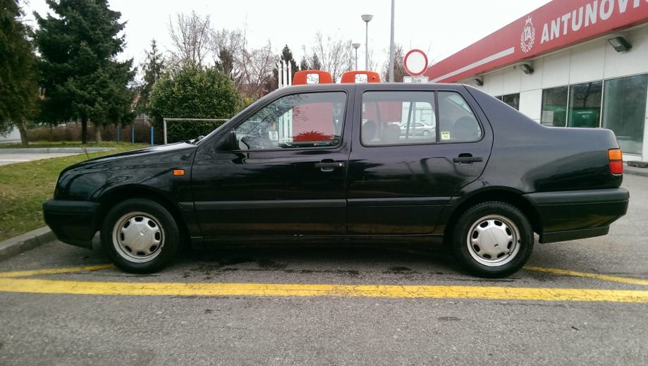 VW Vento 1,8 GLX, registriran 8/2015, 1994 god.