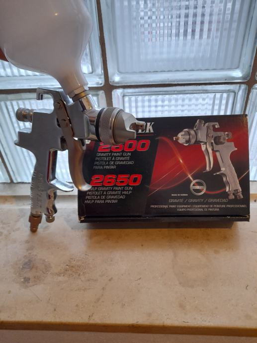 Prodajem materijal za lakiranje auta