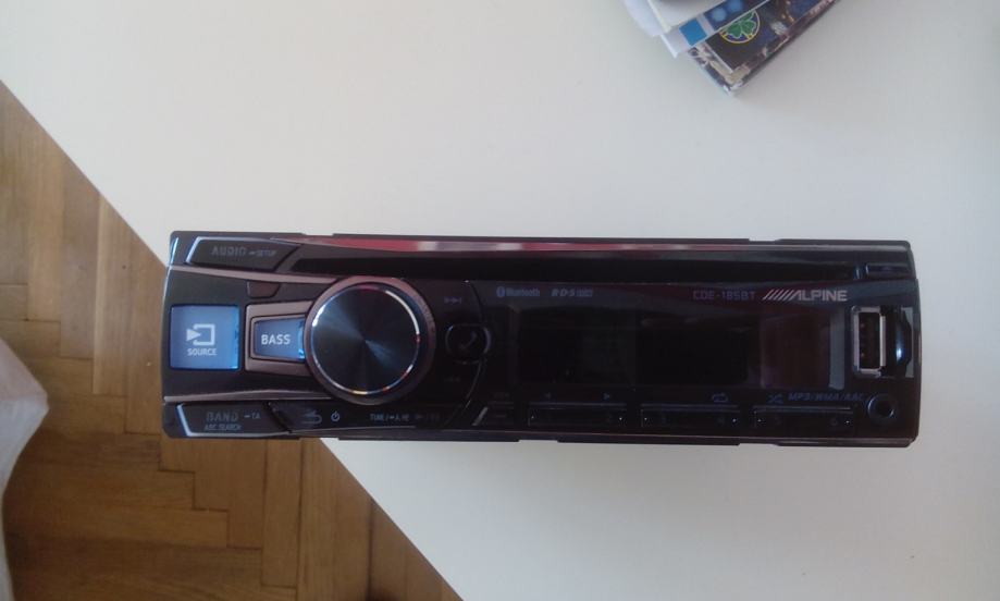 Alpine CDE-185BT CD/USB player, Bluetooth, 3x preamp out, daljinski