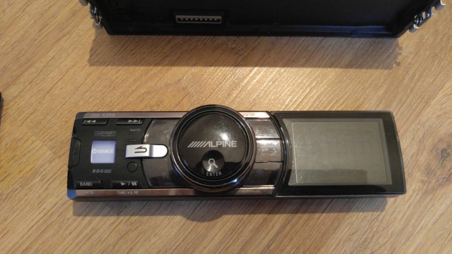 Alpine iDA-X200 auto radio