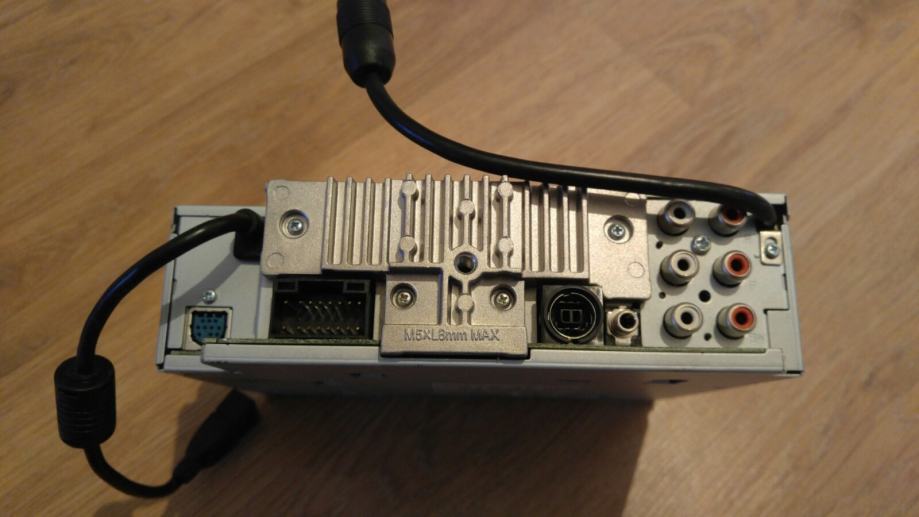 Alpine iDA-X200 auto radio