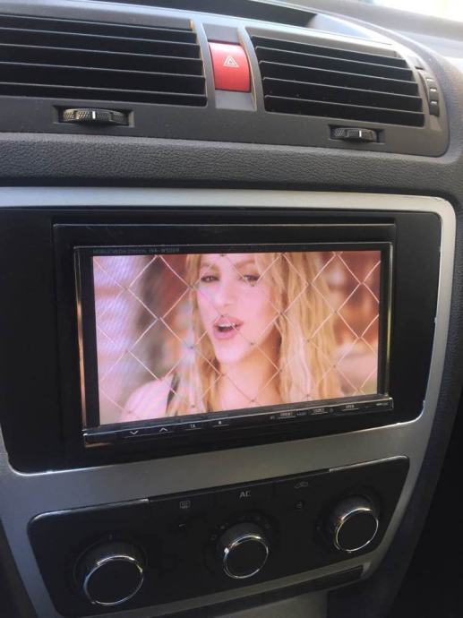 ALPINE Iva 502r,DVD,USB mp3 player