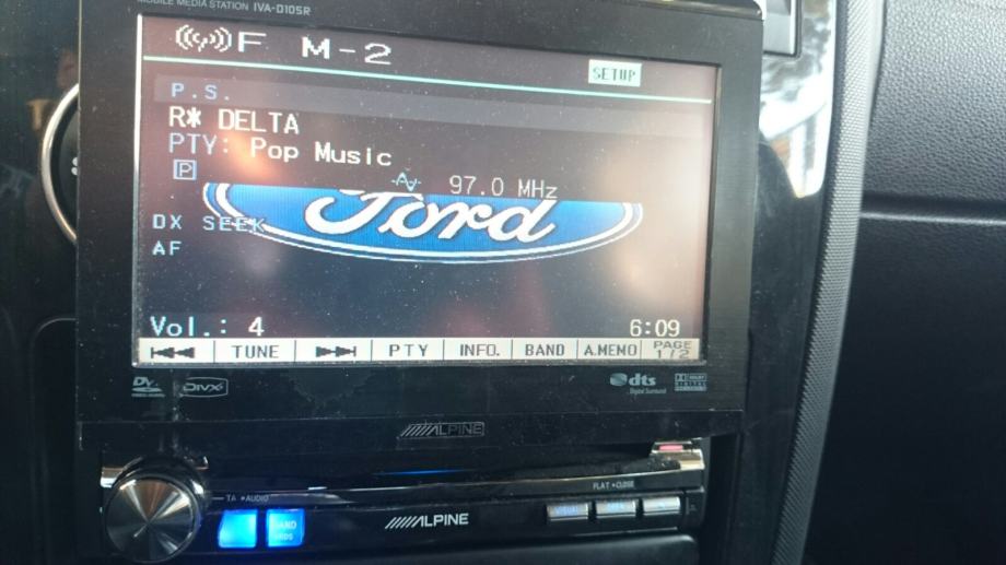 ALPINE IVA-D105R mobile media station