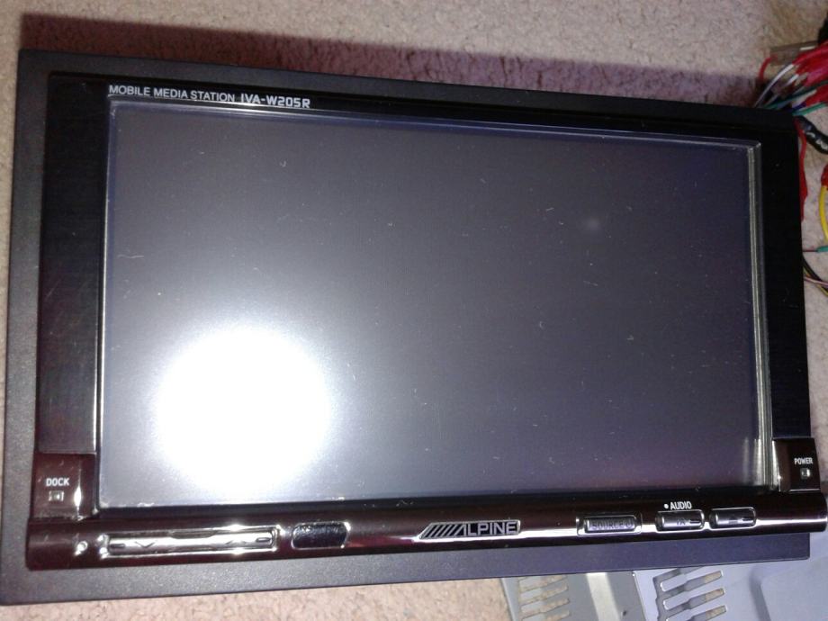 Alpine IVA-W205r multimedija