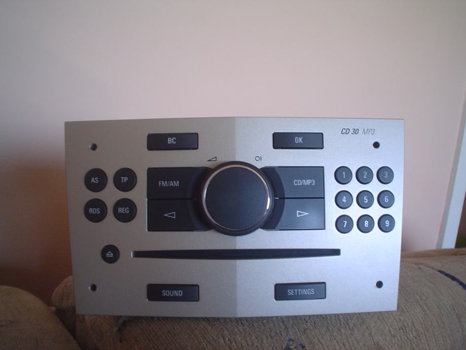 OPELOV orginalni autoradio cd,MP3 CD30 za Astru H,Zafiru,Merivu,Corsu