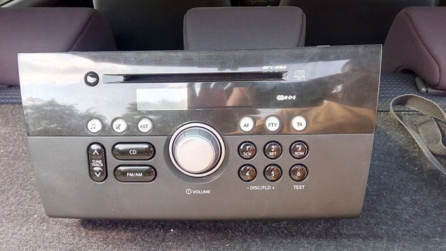 Originalni Suzuki Swift 2005 - 2010 autoradio/cd player