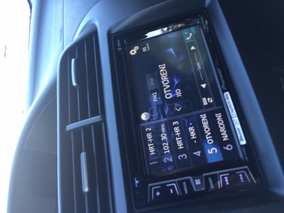 Pioneer AVH-2700BT odlično stanje, garancija