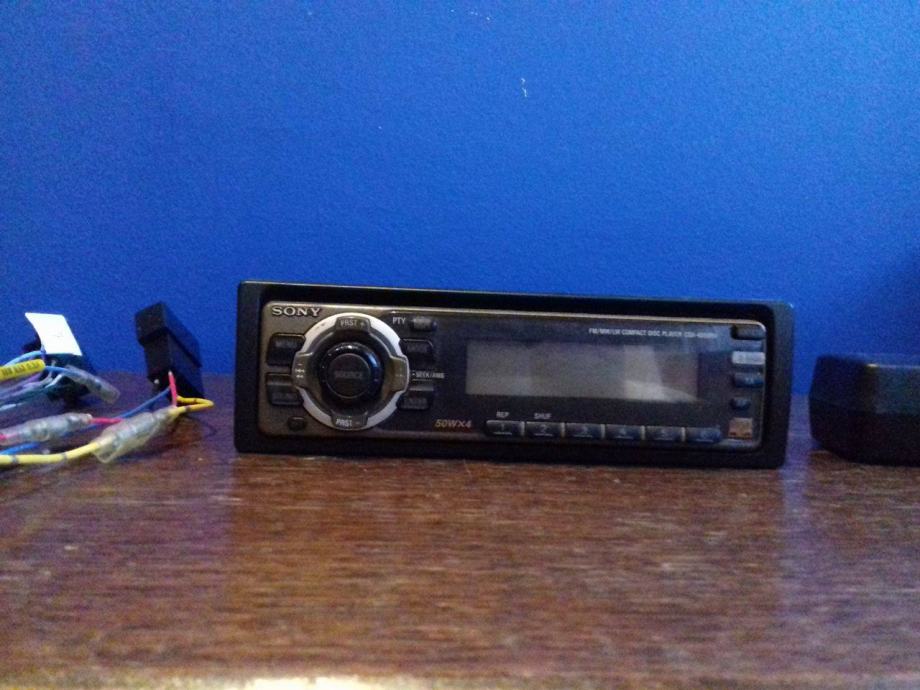 Radio za auto - SONY CDX-GT420U