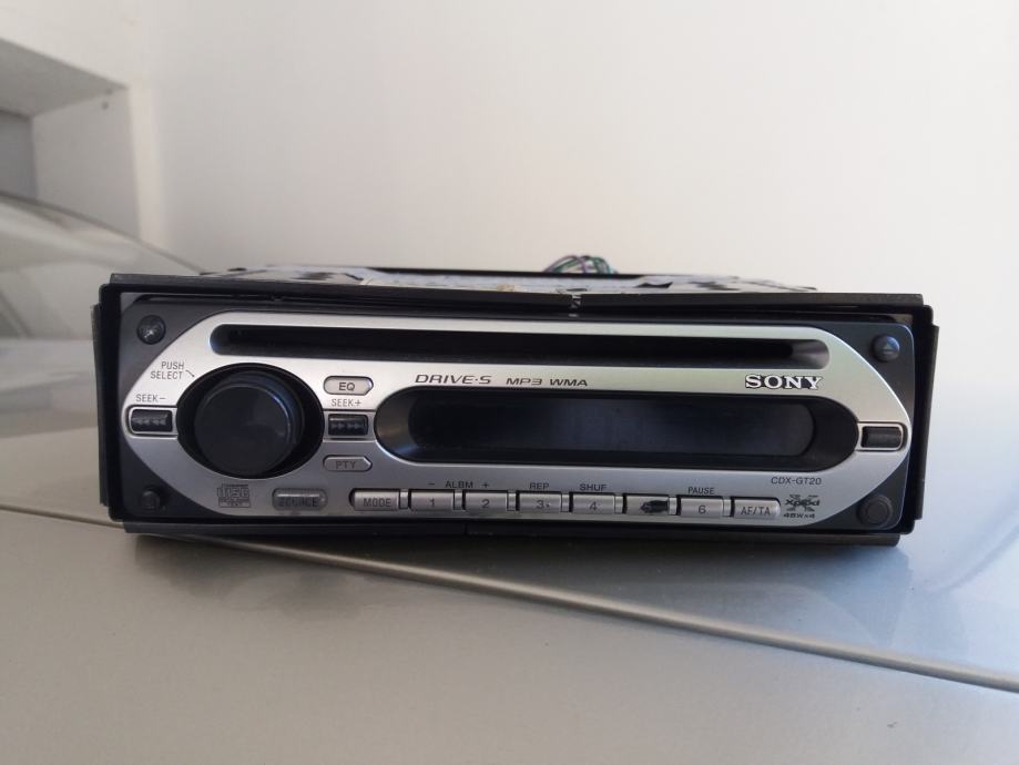 Sony auto radio CD player CDX -GT 20