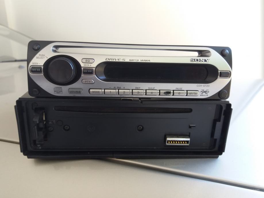 Sony auto radio CD player CDX -GT 20
