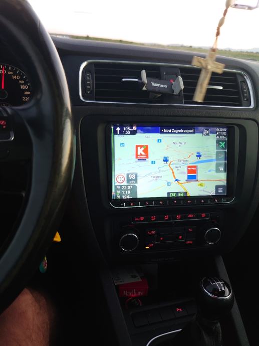 VW Android 11 multimedija