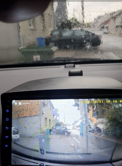 Prednja kamera za android multimediju