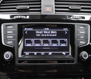 VW ŠKODA SEAT navigacija SD kartica sa najnovijim kartama za 2026.