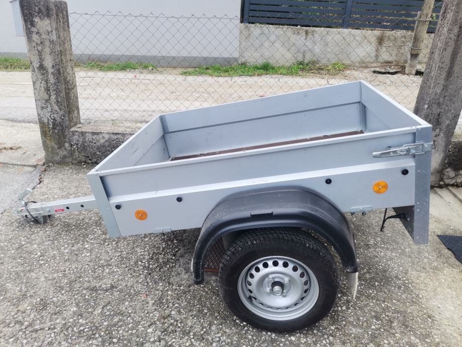 Auto prikolica
