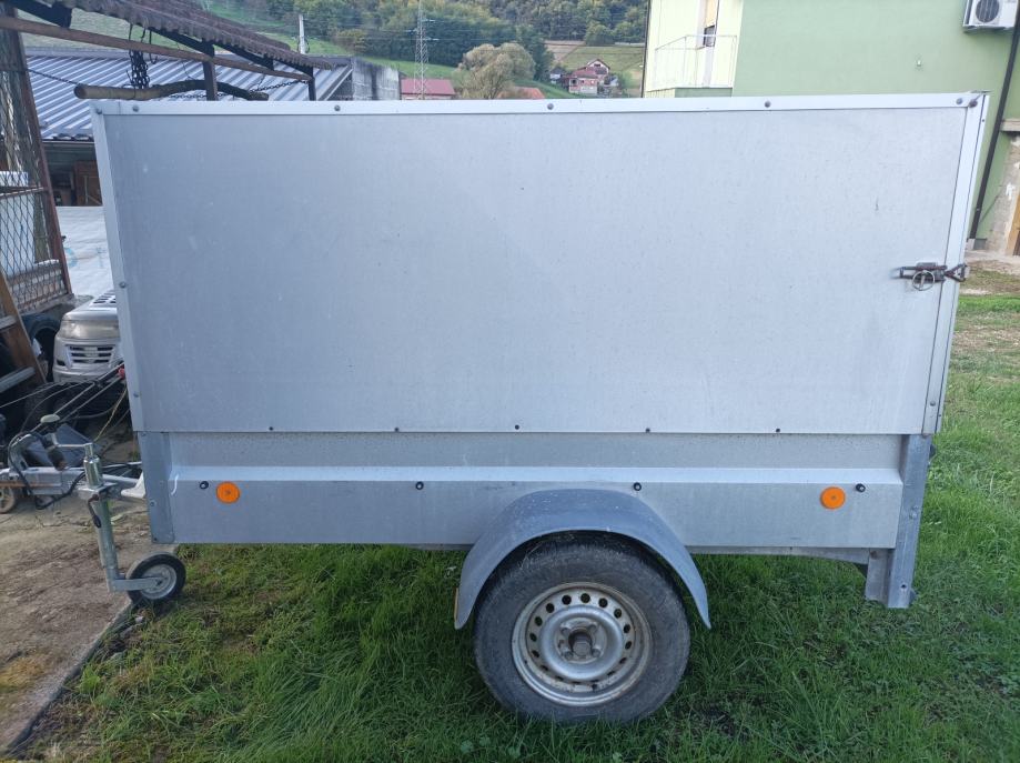 Prodajem auto prikolicu 750 kg