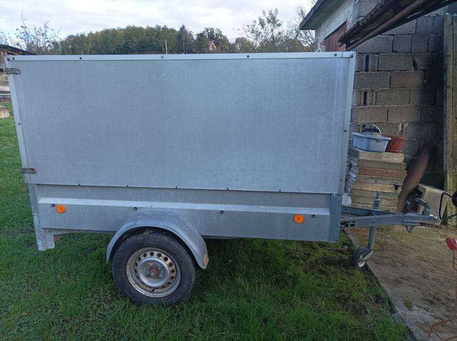 Prodajem auto prikolicu 750 kg