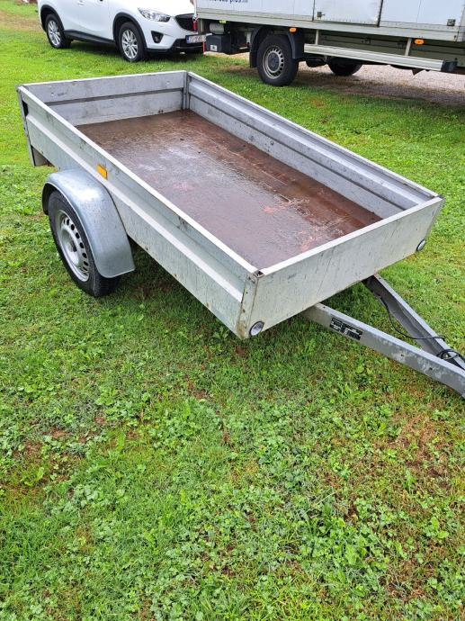 Prodajem auto prikolicu