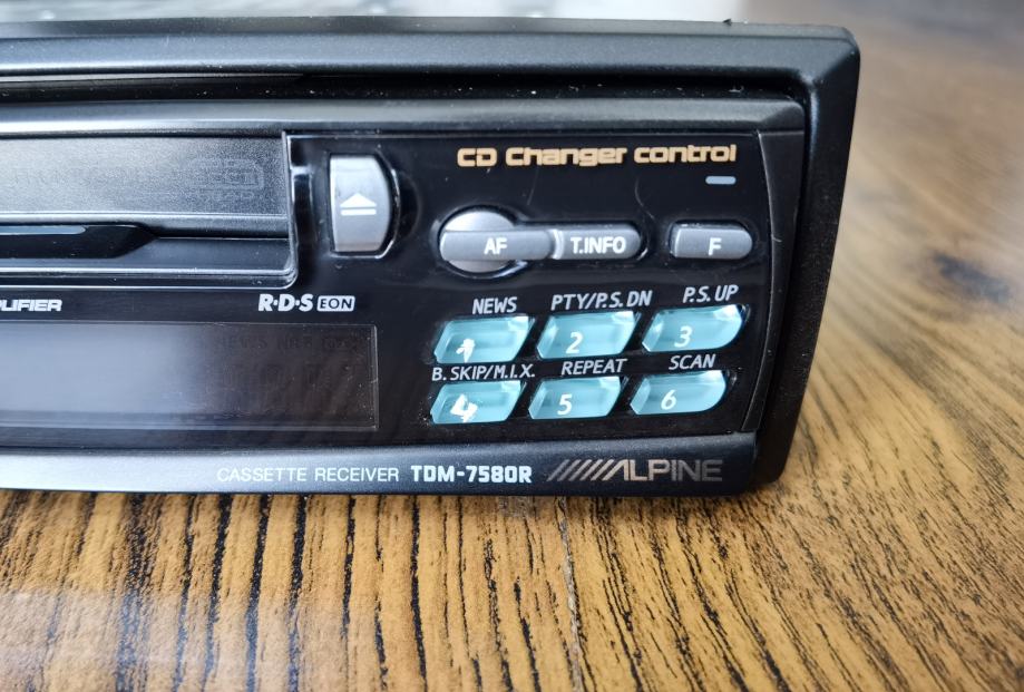 Radio kazetofon ALPINE TDM-7580R, SOFT TOUCH ELECTRONIC CASSETTE DECK.