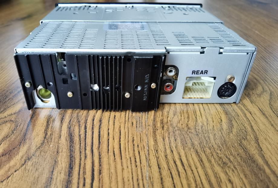 Radio kazetofon ALPINE TDM-7580R, SOFT TOUCH ELECTRONIC CASSETTE DECK.